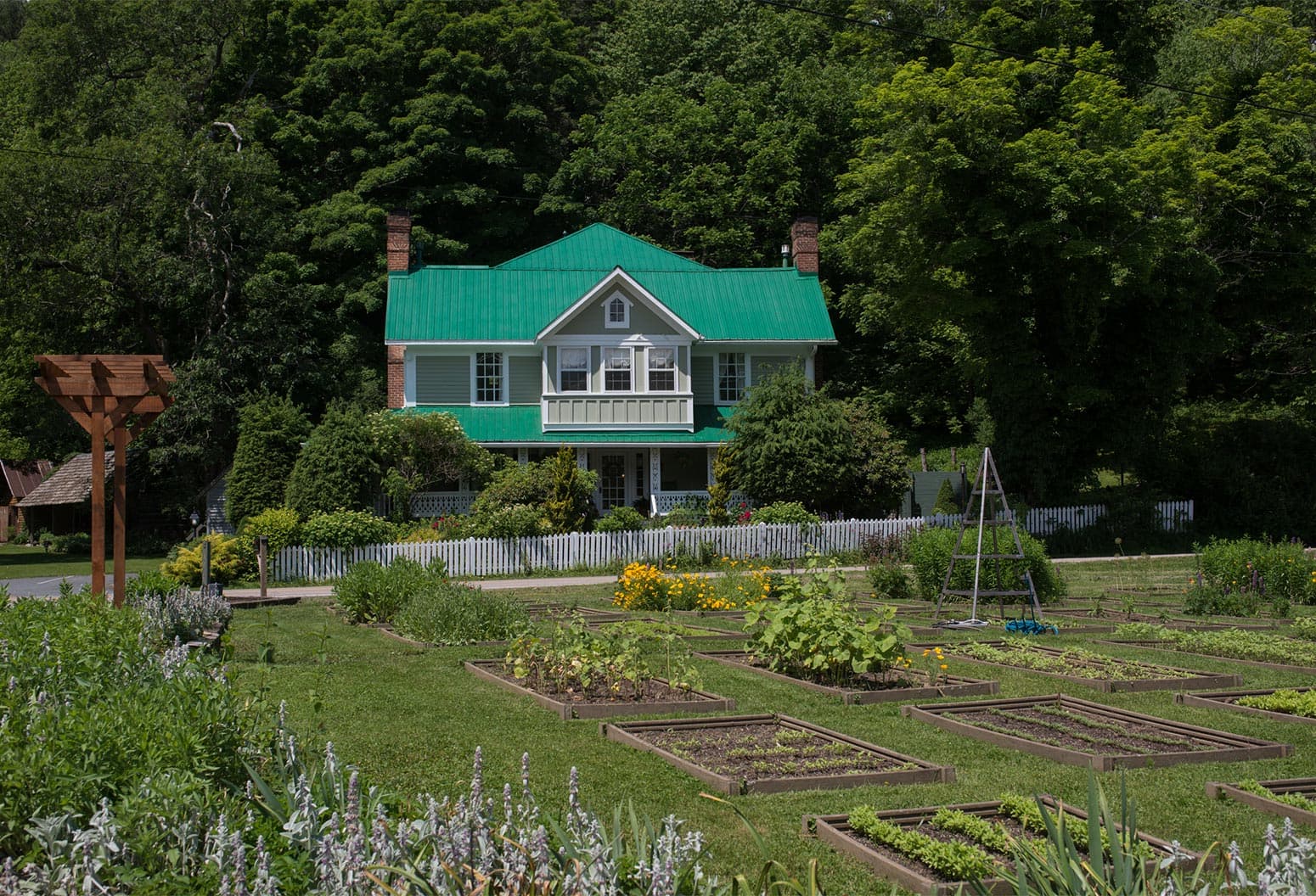 About Us - The Mast Farm Inn